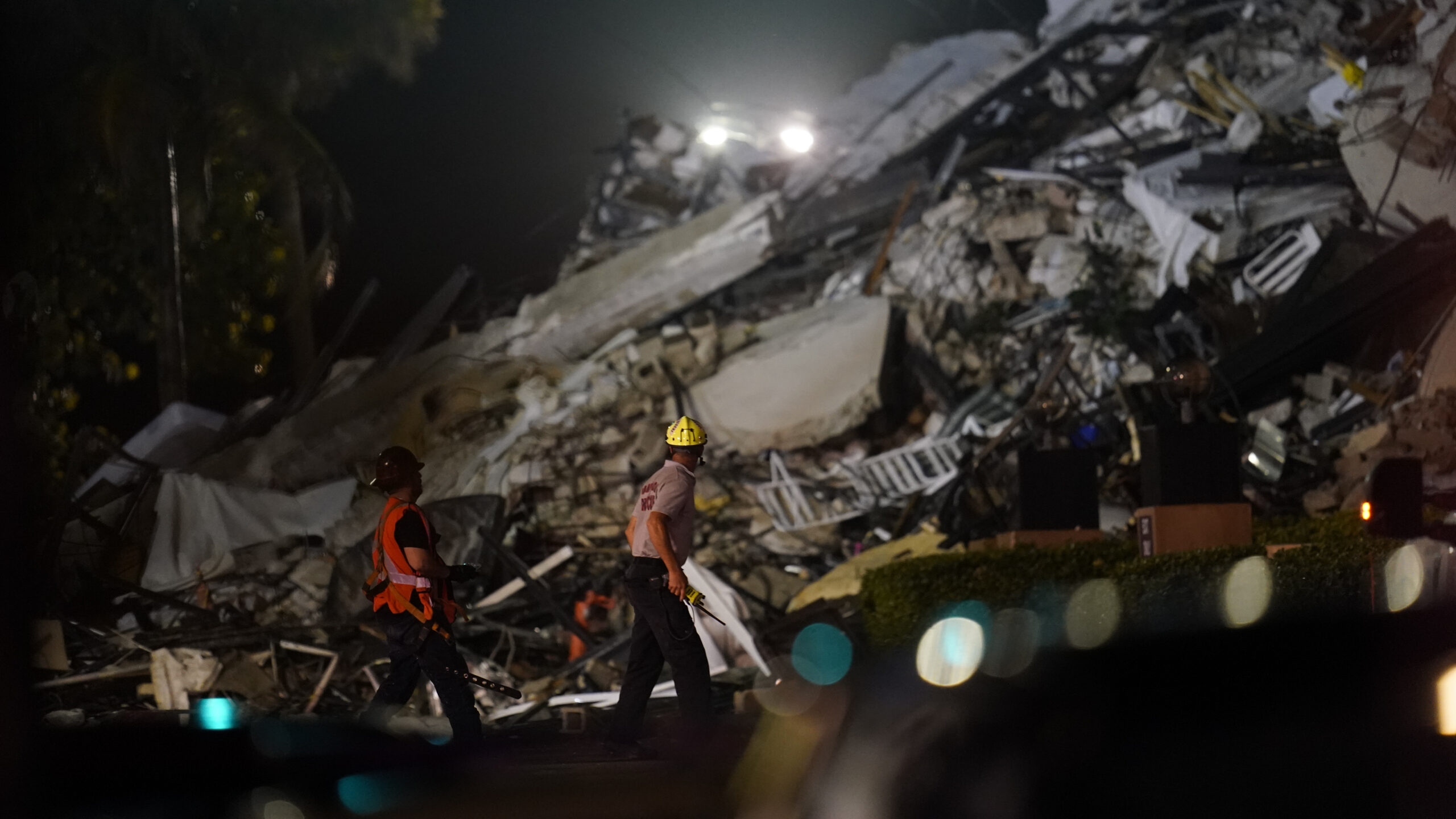 The Mayor Of Surfside, Fla., Says The Building Collapse Reminds Him Of ...