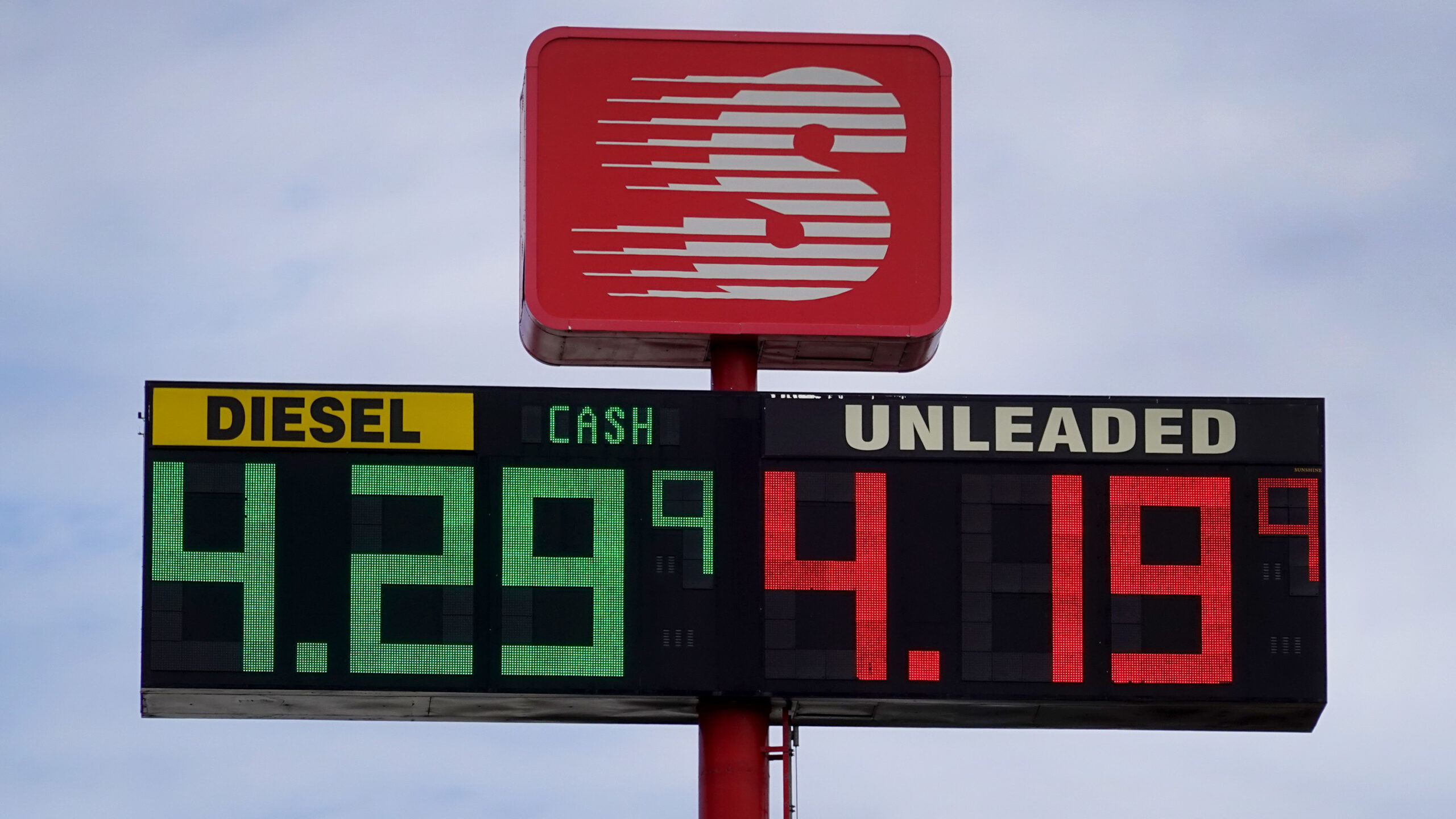 Sticker shock: Gasoline tops $4.17 a gallon, a new record | WAMU