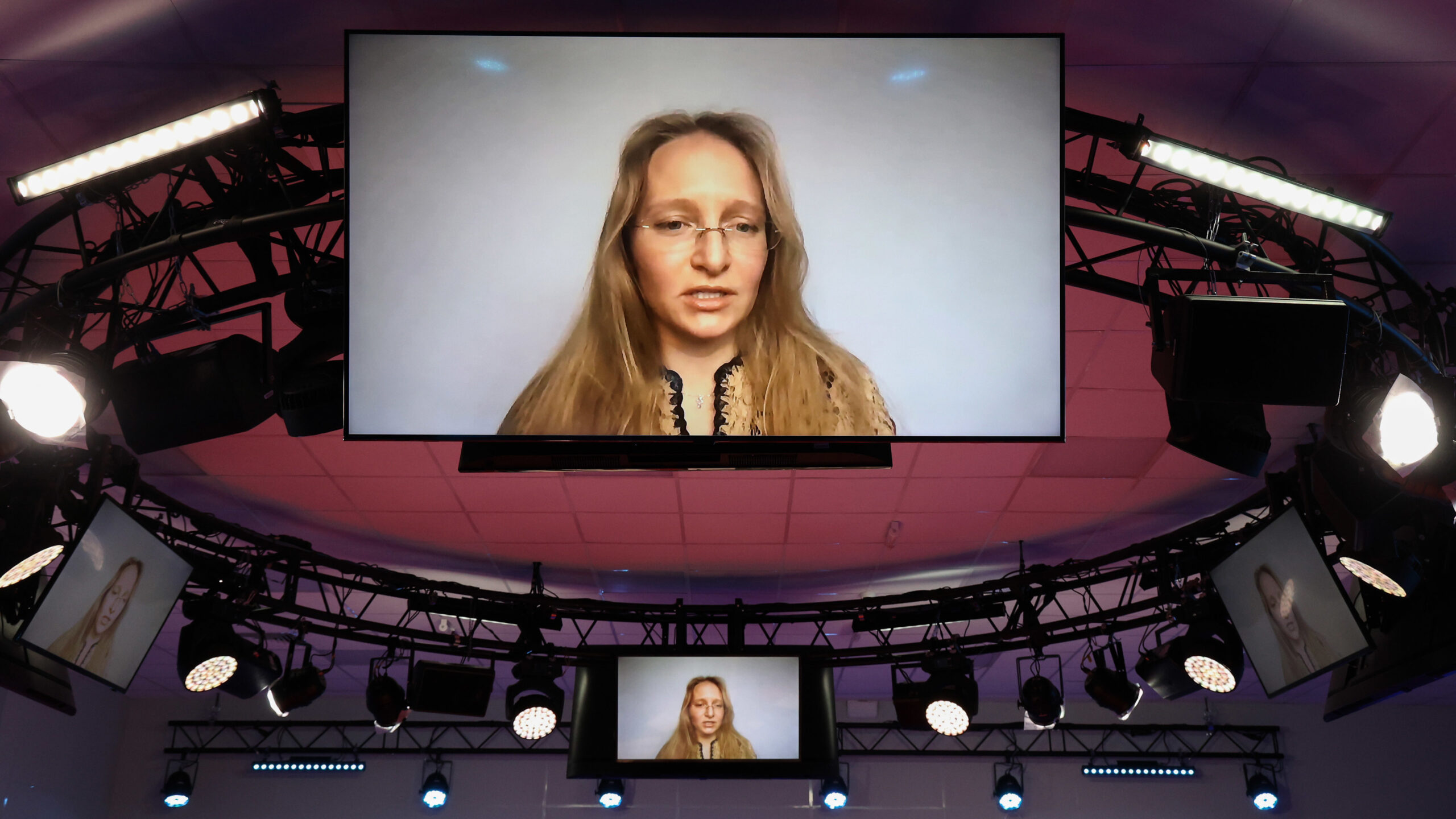 Putin's daughters were just sanctioned. Here's what we know about them ...