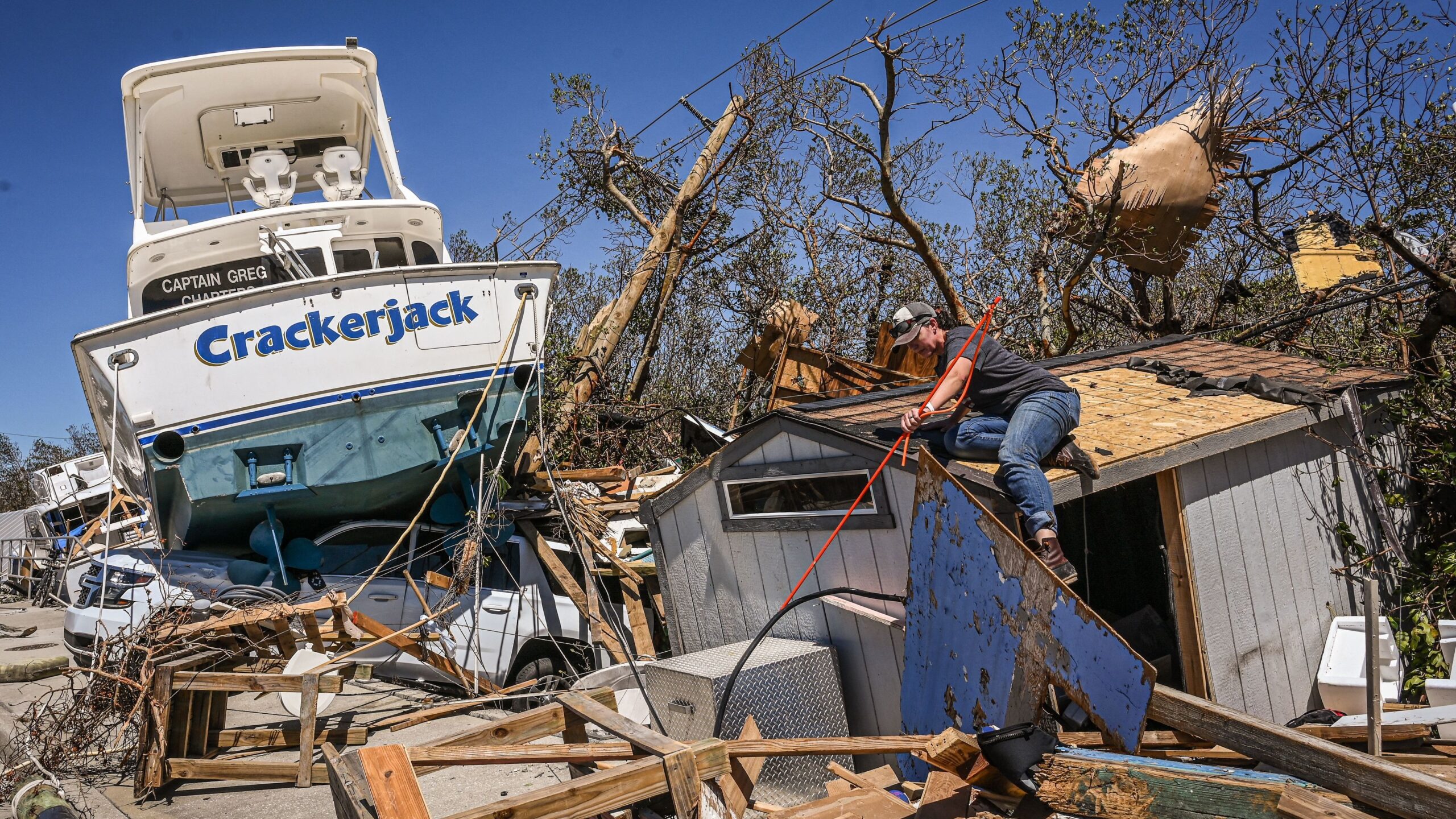 Florida officials face questions over the late evacuation order in Lee ...