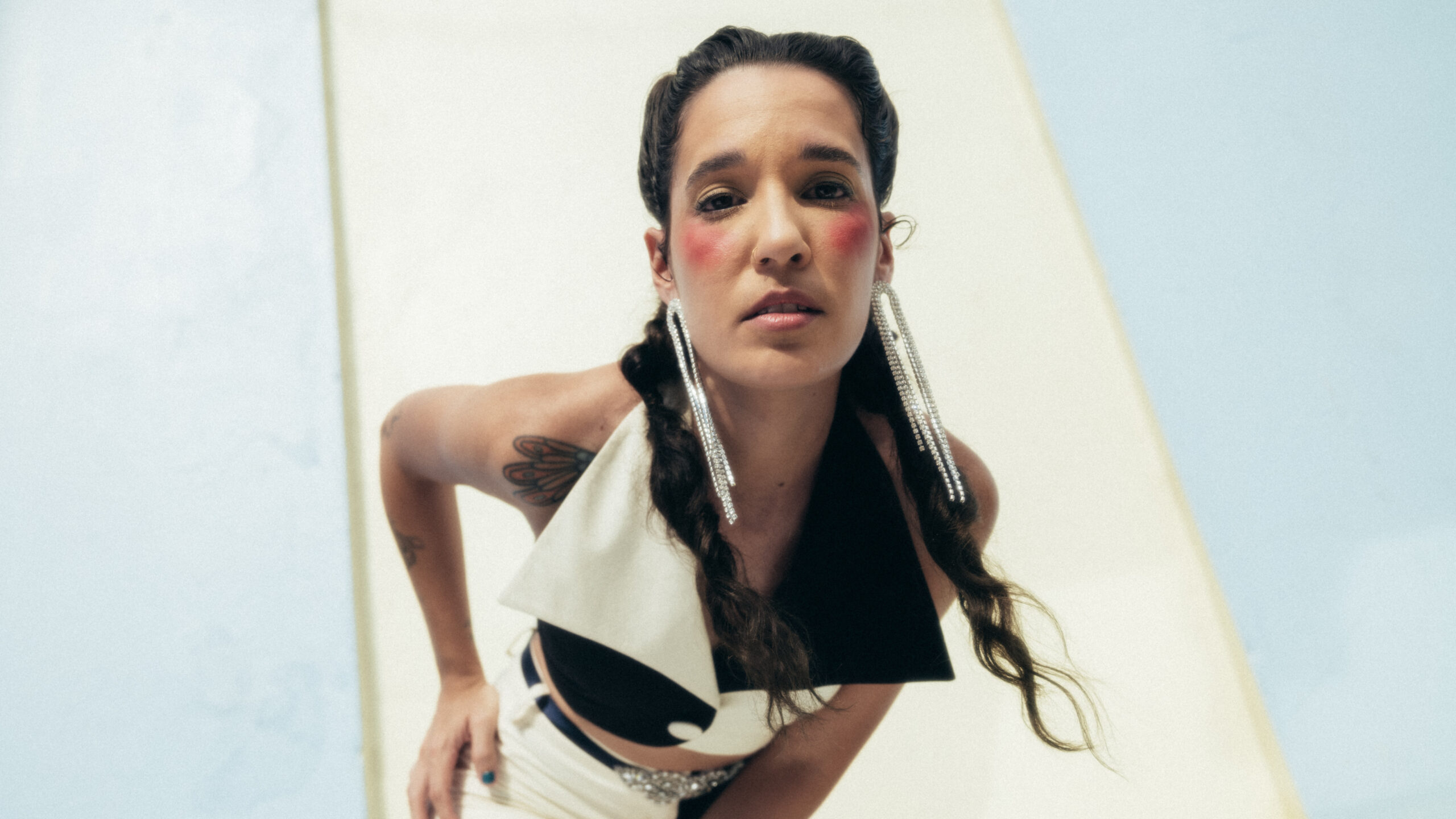 Singer and songwriter iLe's third album, 'Nacarile,' finds a world ...