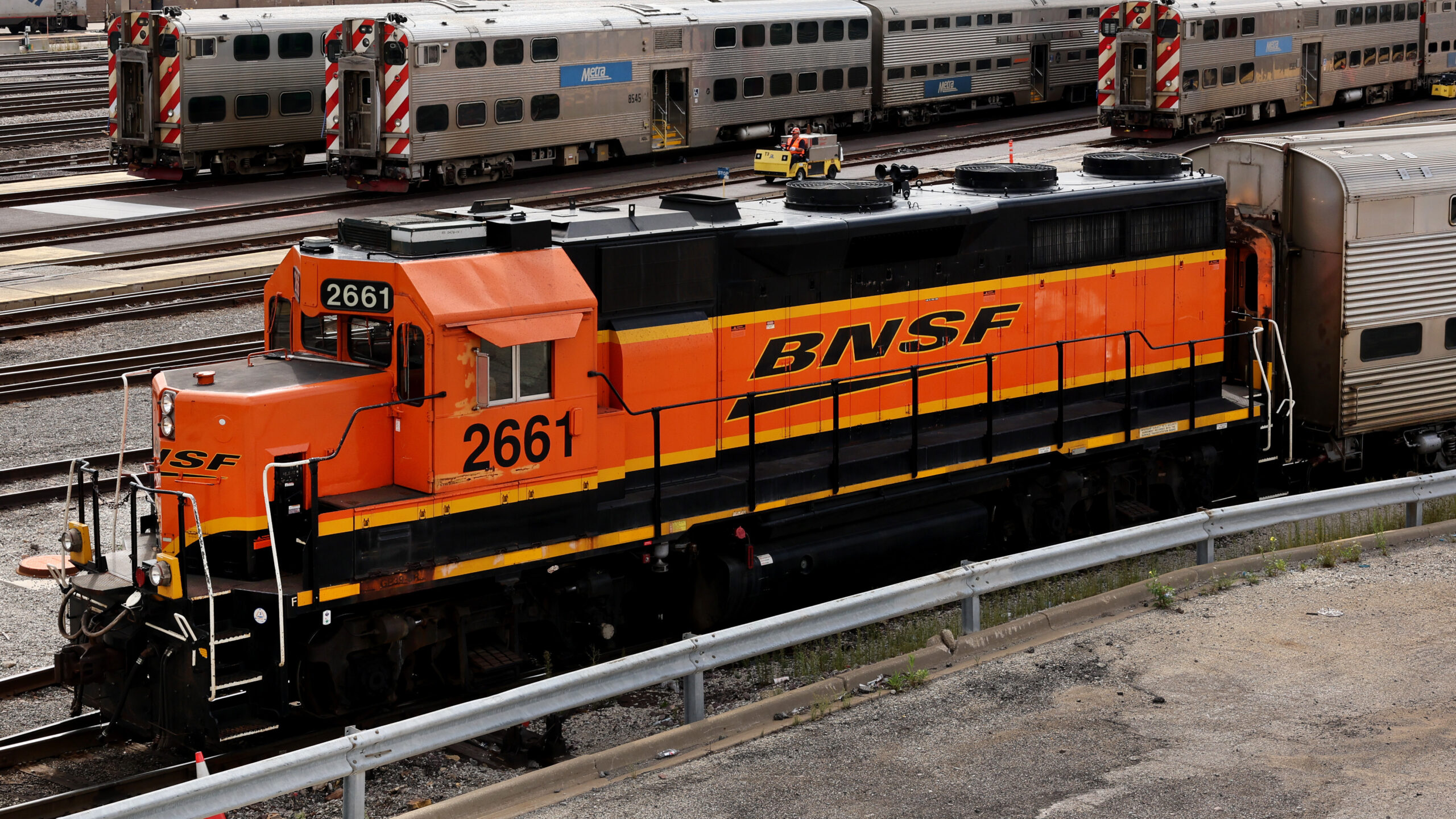 A train carrying corn syrup derails in Arizona | WAMU