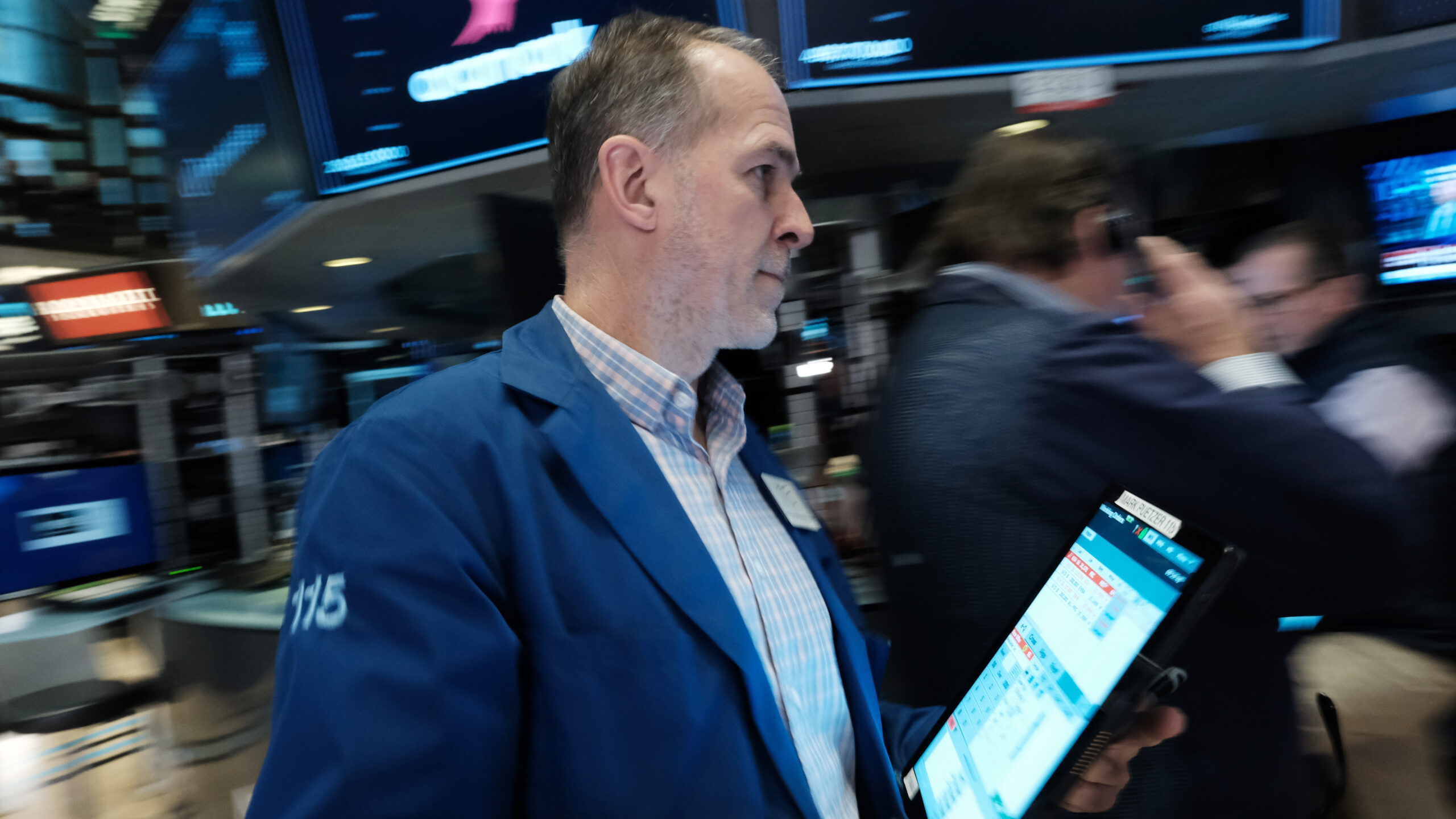 Banking shares slump despite U.S. assurances that deposits are safe | WAMU