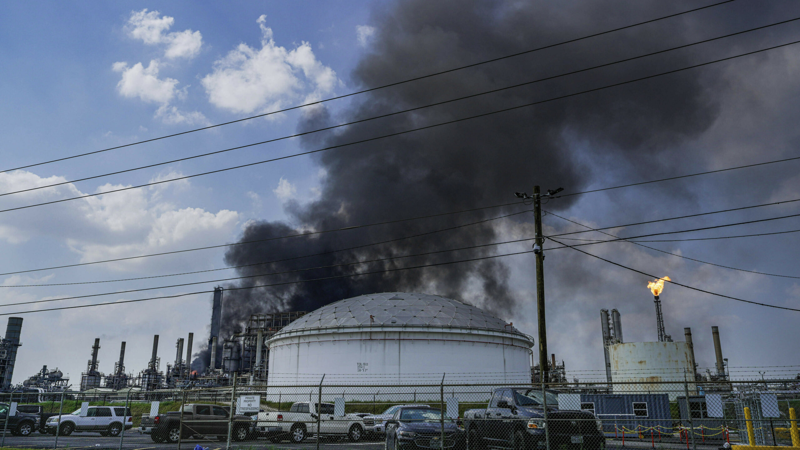 Texas petrochemical plant fire sends 5 workers to hospital | WAMU