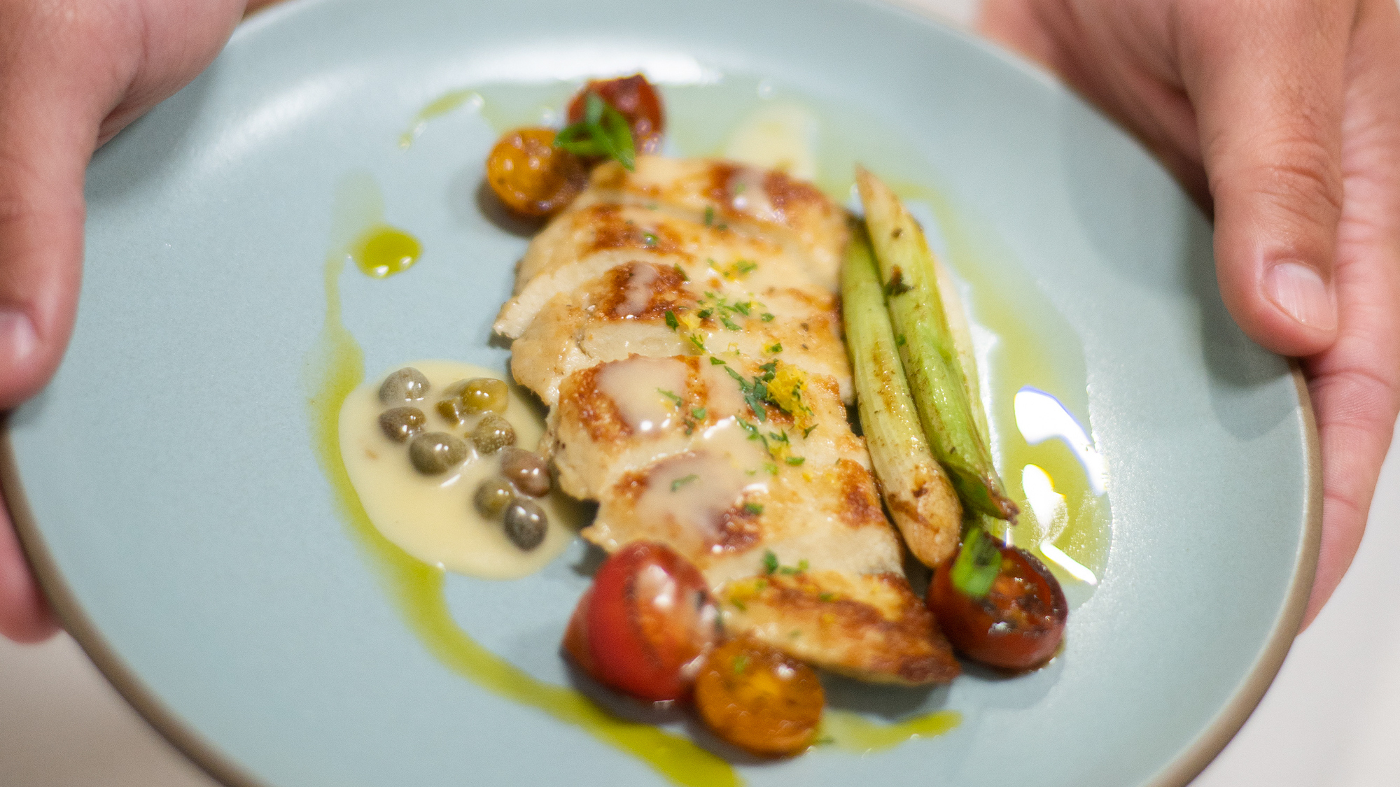 'No kill' meat, grown from animal cells, is now approved for sale in ...