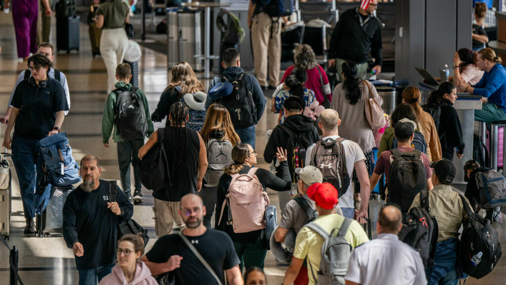 Roads and airports will be crowded this weekend. Here's how to prepare ...