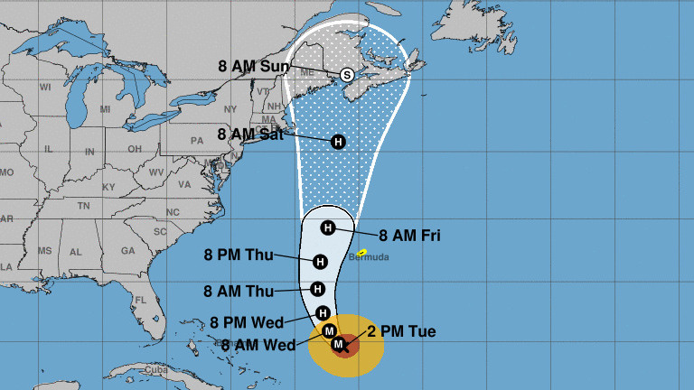 Hurricane Lee, now very large, is raising wind and surf dangers along ...