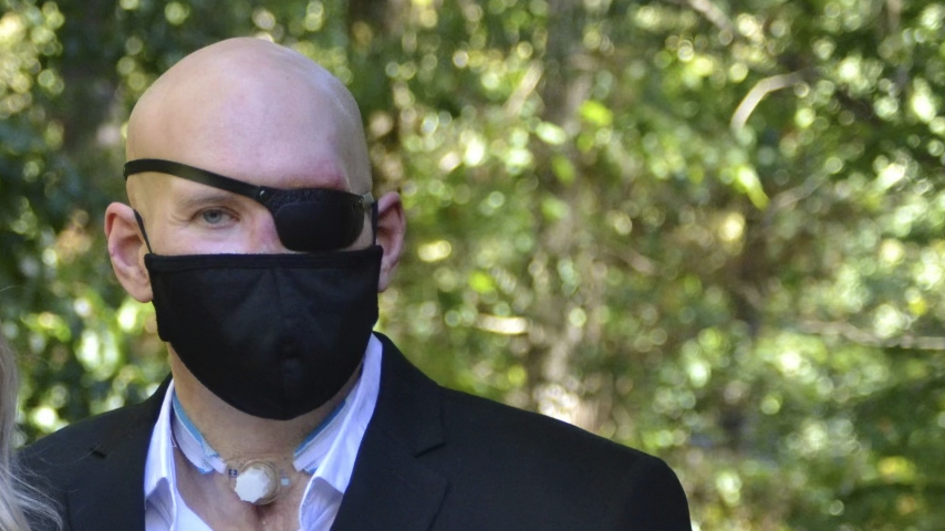 Arkansas man receives the world's first whole eye transplant plus a new ...