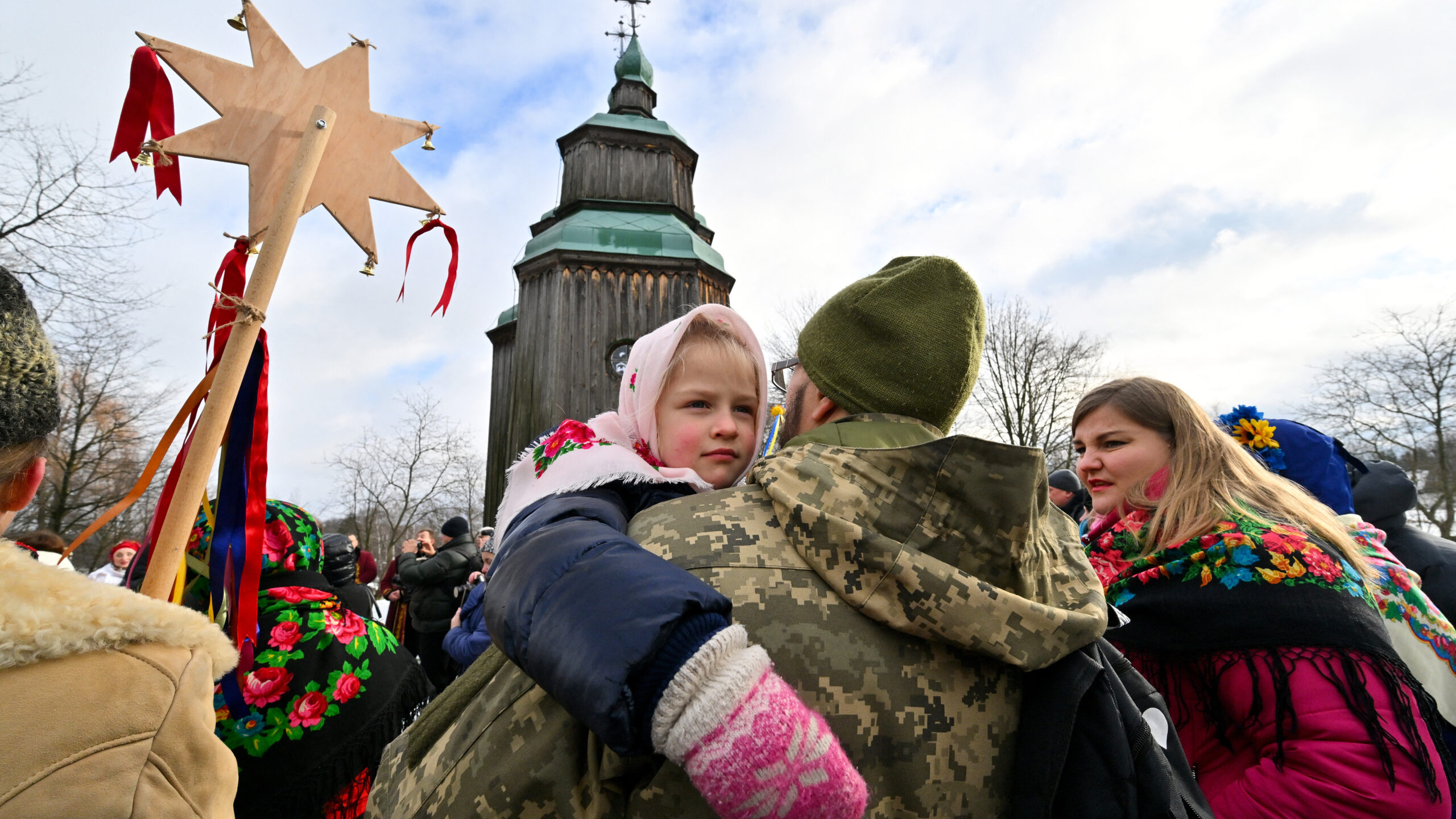 Breaking with tradition, Ukrainians celebrate Christmas on Dec. 25 this ...