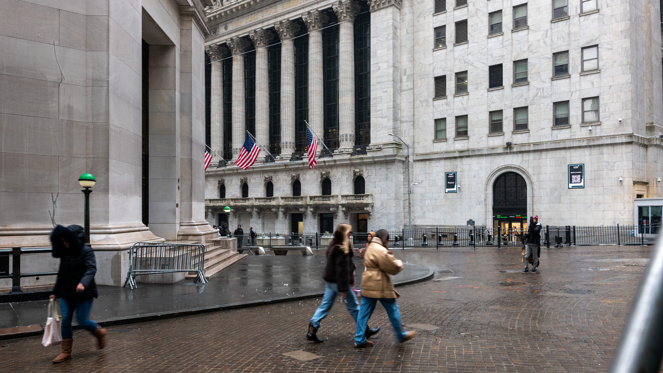 Optimism about the U.S. economy sends stocks to a new record | WAMU