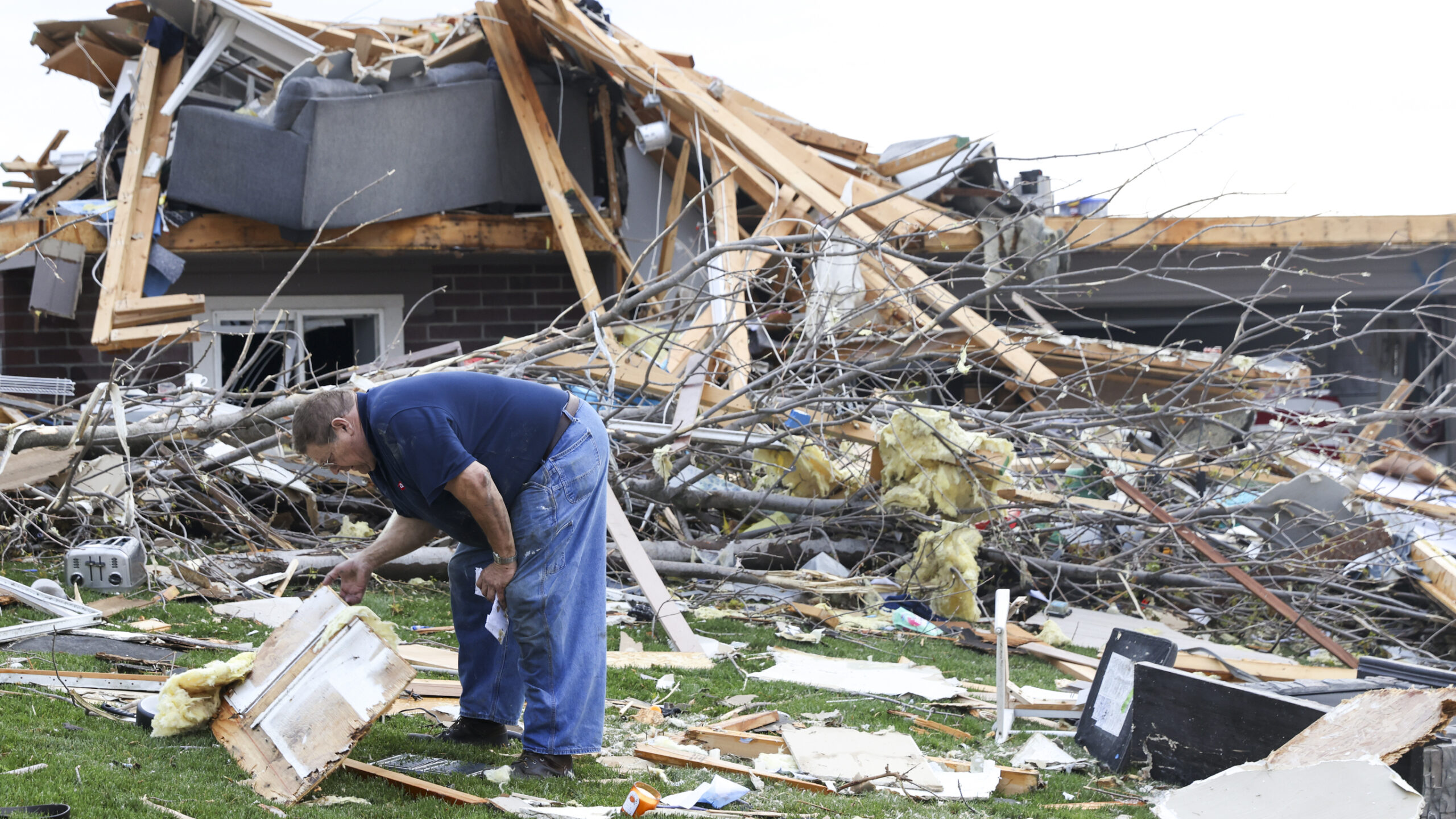 Tornadoes collapse buildings and level homes in Nebraska and Iowa | WAMU